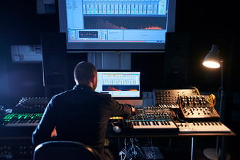 How to get into music production : A beginner’s guide for your career