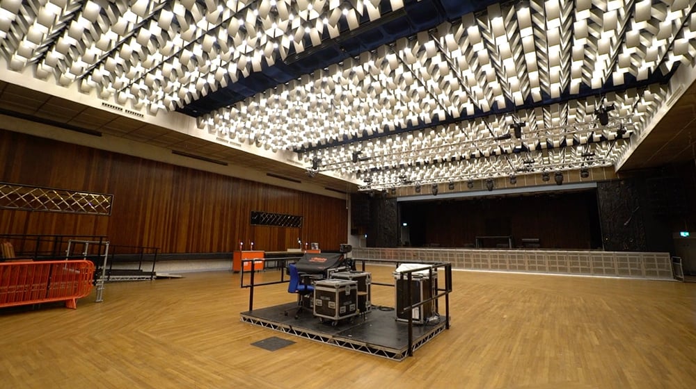 What is a live sound engineer and what do they do? Our ultimate guide