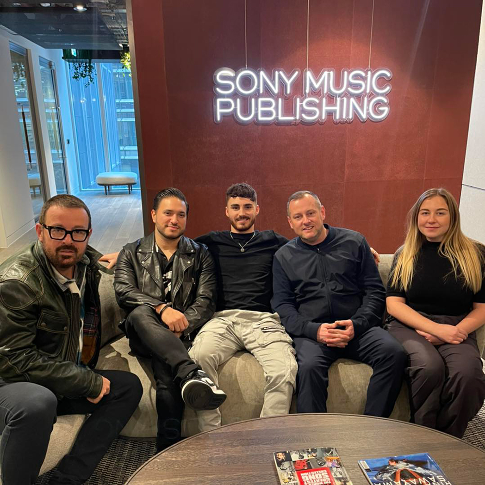 dBs graduate Tom Westerholm signs to Sony Music / Blue Publishing